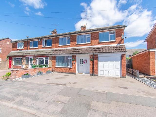 4 bedroom semi detached house for sale