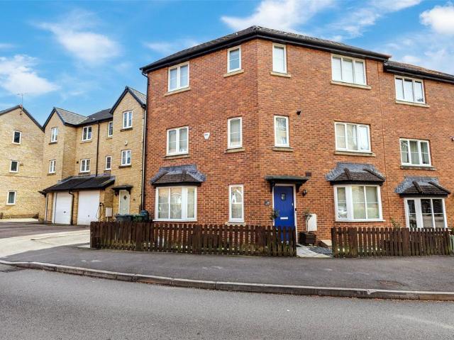 4 bedroom semi detached house for sale
