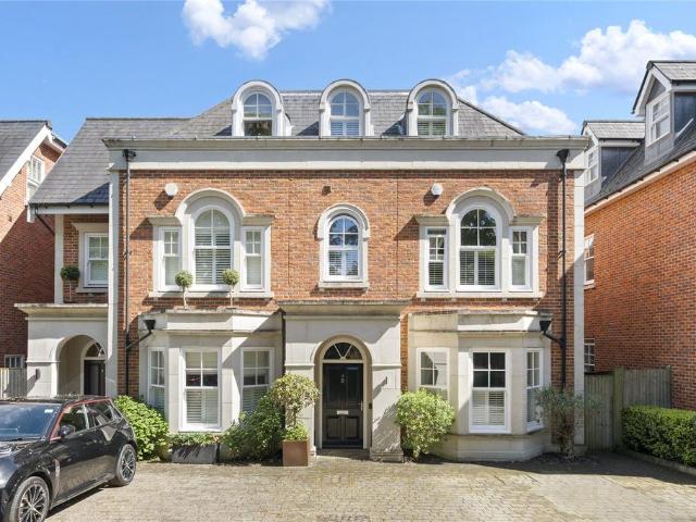 4 bedroom semi detached house for sale