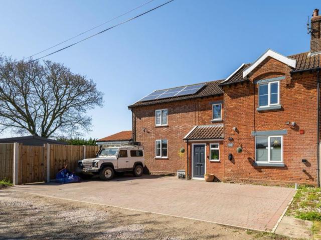 4 bedroom semi detached house for sale