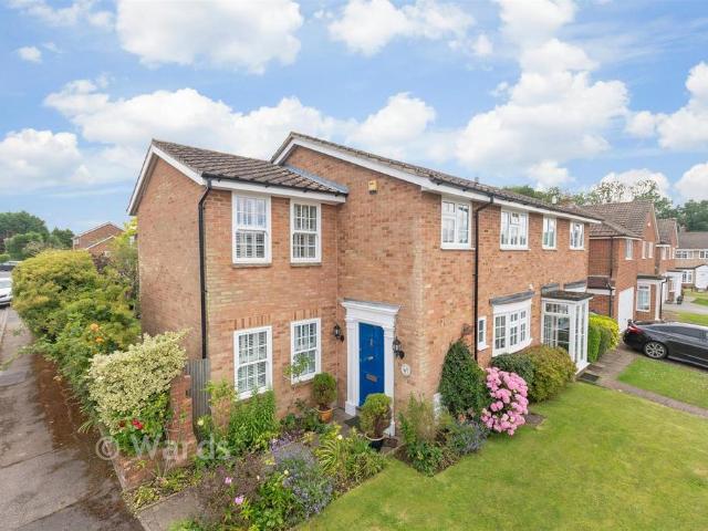 4 bedroom semi detached house for sale