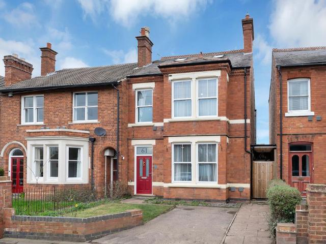 4 bedroom semi detached house for sale