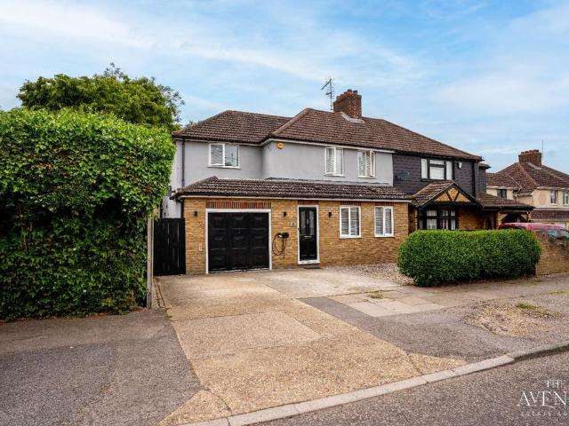 4 bedroom semi detached house for sale