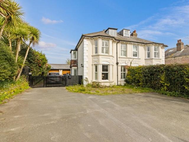 4 bedroom semi detached house for sale
