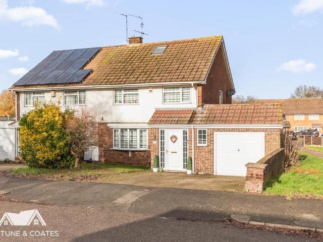 4 bedroom semi detached house for sale
