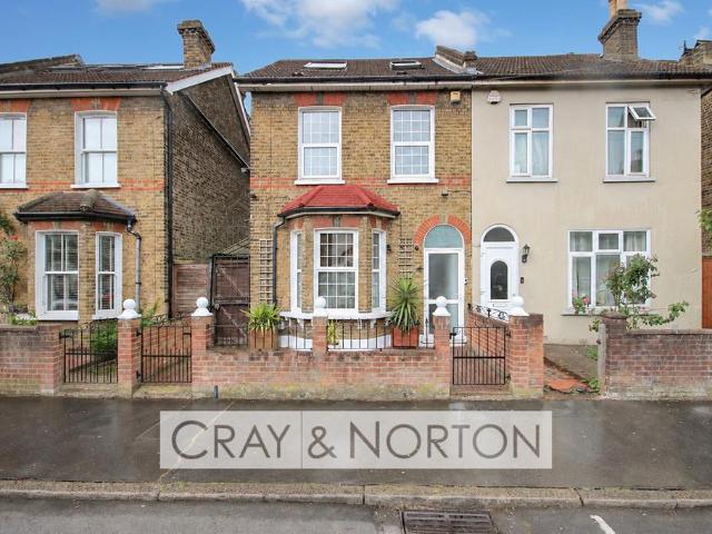 4 bedroom semi detached house for sale