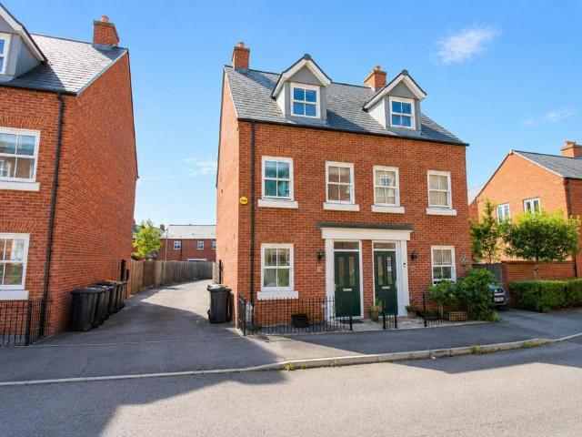 4 bedroom semi detached house for sale