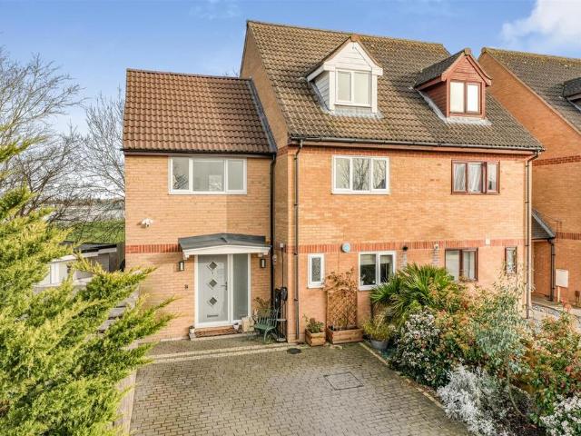 4 bedroom semi detached house for sale