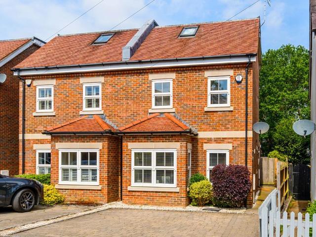 4 bedroom semi detached house for sale
