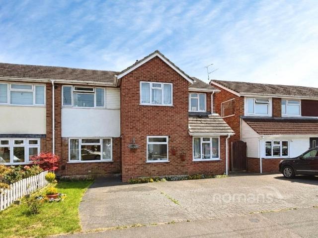 4 bedroom semi detached house for sale