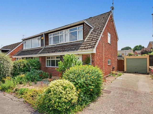 4 bedroom semi detached house for sale