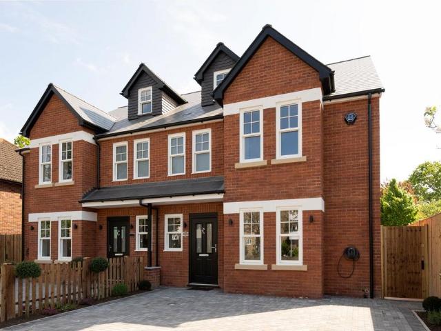 4 bedroom semi detached house for sale