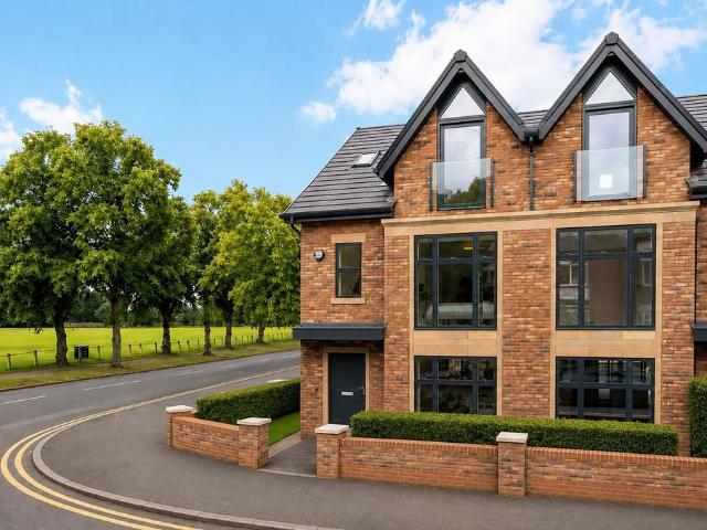 4 bedroom semi detached house for sale