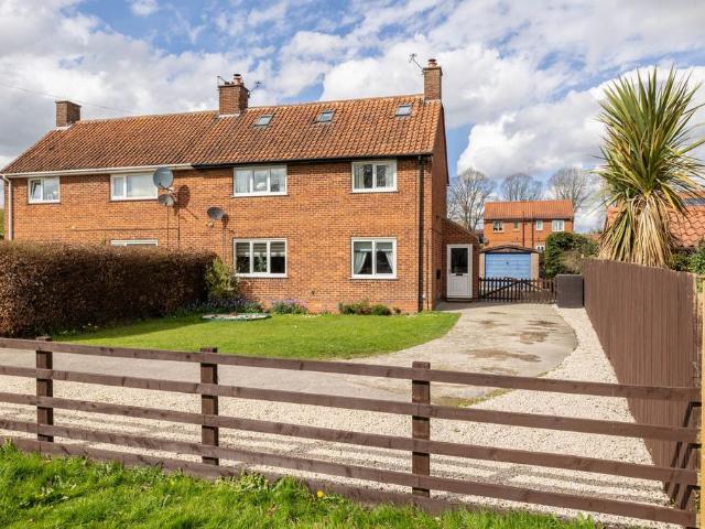 4 bedroom semi detached house for sale