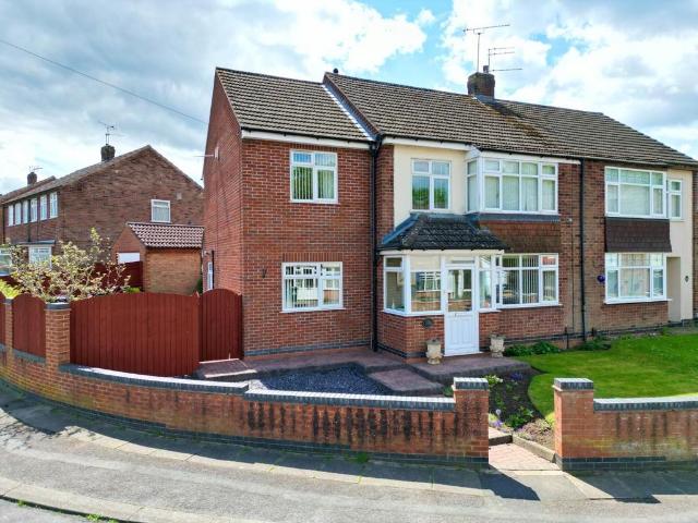 4 bedroom semi detached house for sale