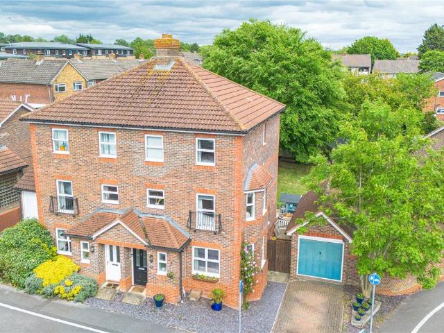 4 bedroom semi detached house for sale