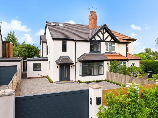 4 bedroom semi detached house for sale