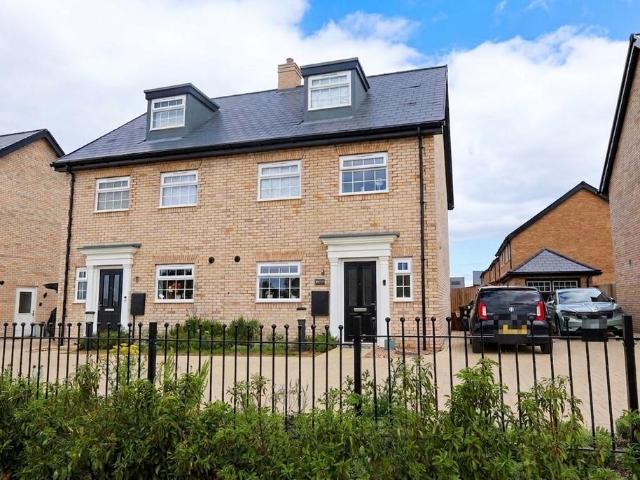 4 bedroom semi detached house for sale