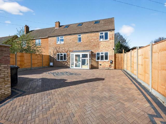 5 bedroom semi detached house for sale