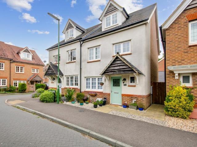 4 bedroom semi detached house for sale