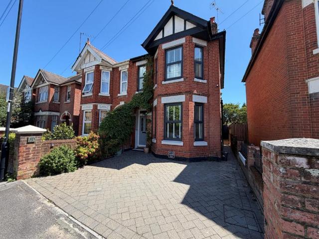 4 bedroom semi detached house for sale
