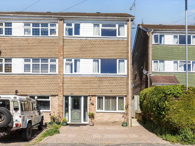 4 bedroom semi detached house for sale