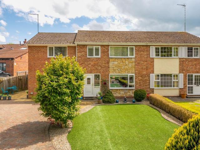 4 bedroom semi detached house for sale