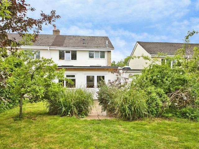 4 bedroom semi detached house for sale