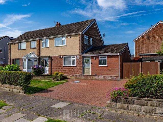 4 bedroom semi detached house for sale