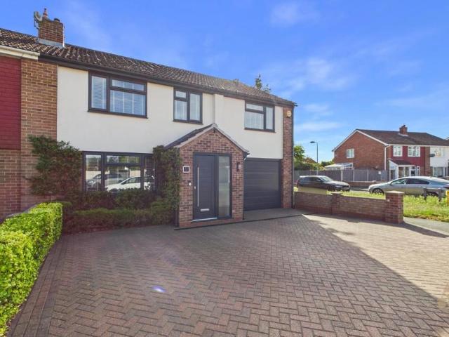 4 bedroom semi detached house for sale