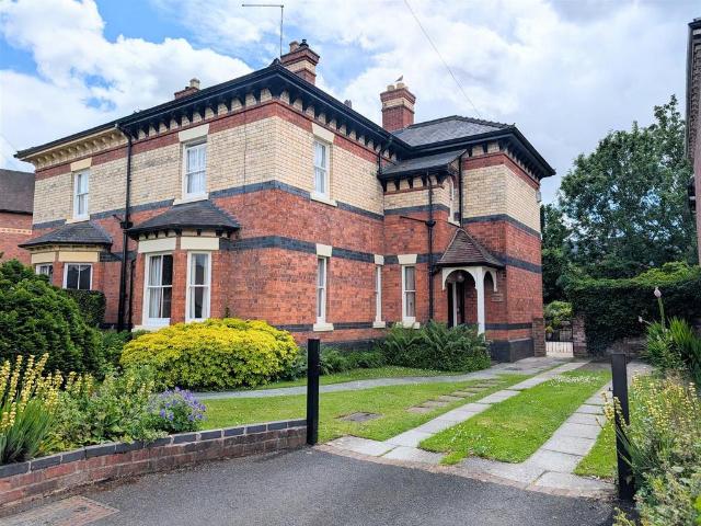 4 bedroom semi detached house for sale