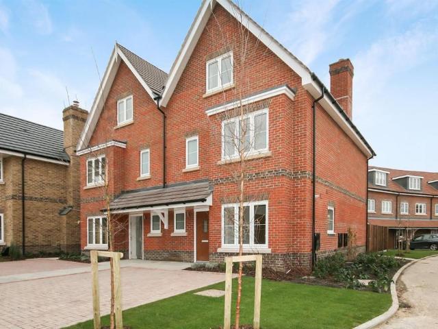 4 bedroom semi detached house for sale