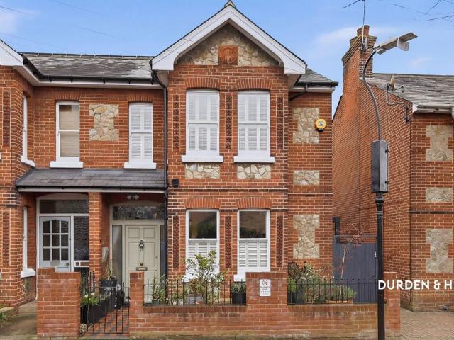 4 bedroom semi detached house for sale