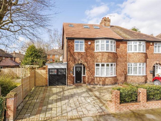 4 bedroom semi detached house for sale