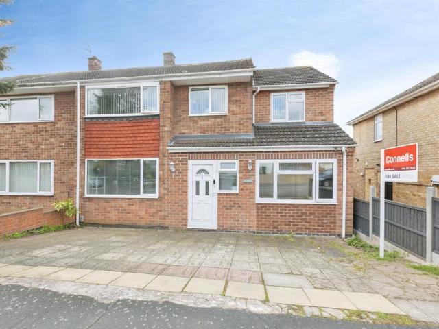 4 bedroom semi detached house for sale