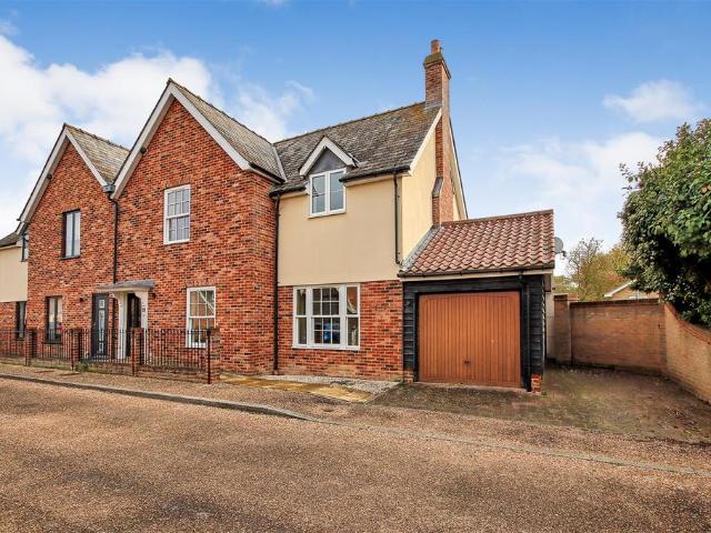 4 bedroom semi detached house for sale