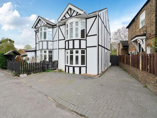 4 bedroom semi detached house for sale
