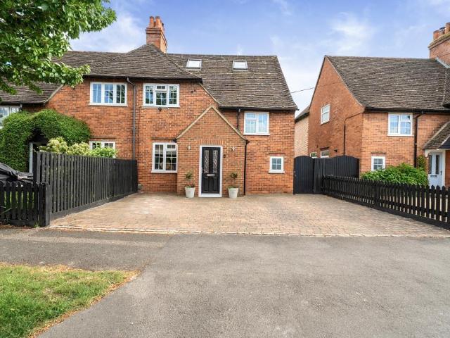 4 bedroom semi detached house for sale
