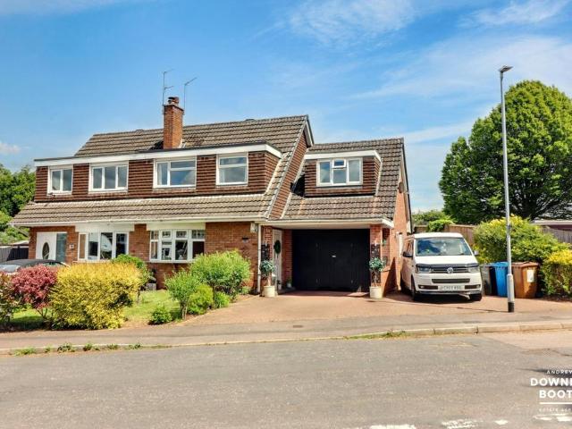 4 bedroom semi detached house for sale