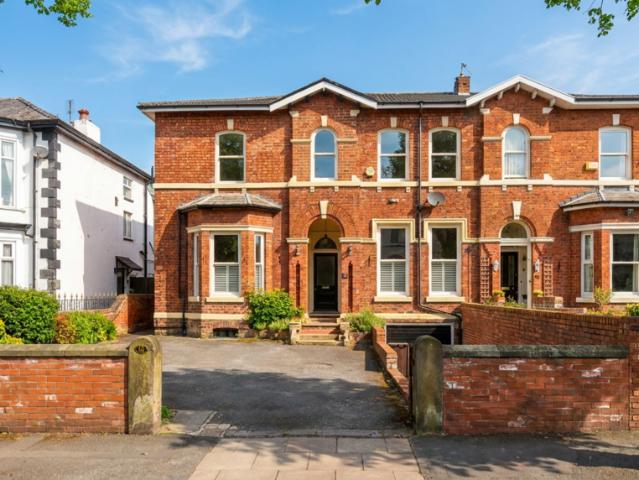 4 bedroom semi detached house for sale
