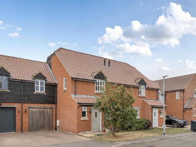 4 bedroom semi detached house for sale
