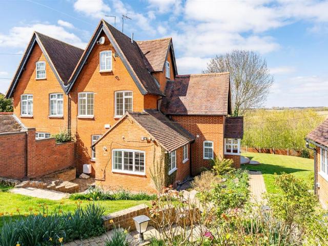 4 bedroom semi detached house for sale