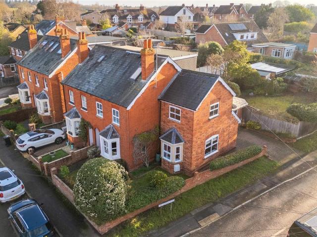 4 bedroom semi detached house for sale