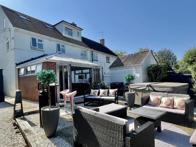 4 bedroom semi detached house for sale
