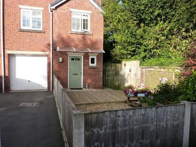 4 bedroom semi detached house for sale