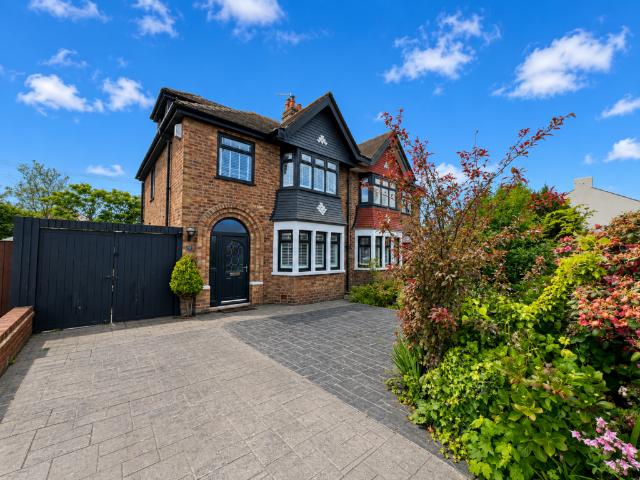 4 bedroom semi detached house for sale
