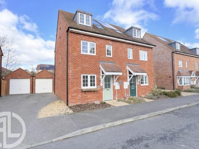 4 bedroom semi detached house for sale