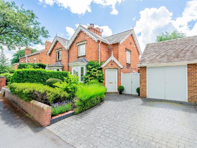 4 bedroom semi detached house for sale