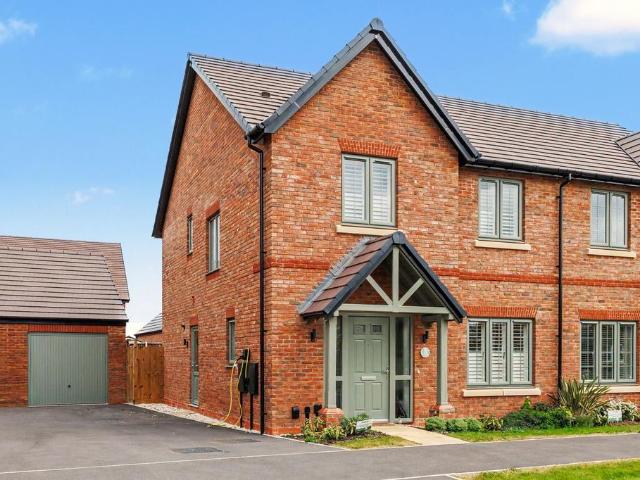 4 bedroom semi detached house for sale