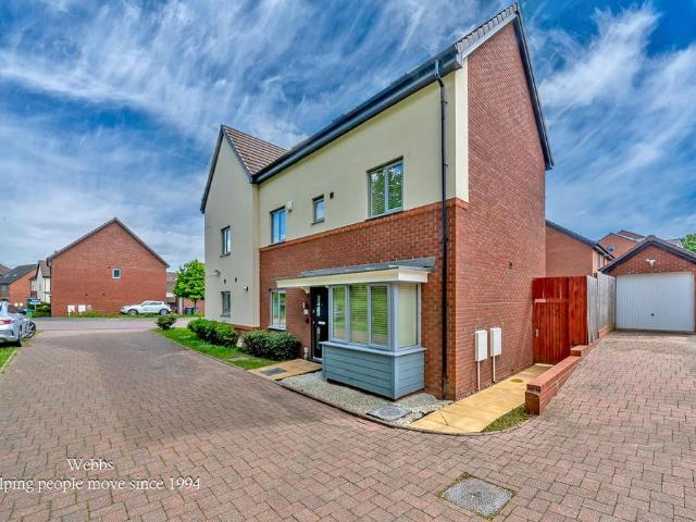 4 bedroom semi detached house for sale